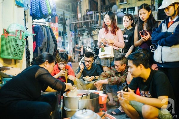 Mrs. Son's Sticky Rice - a delightful Hanoi eatery that's as good as it ...