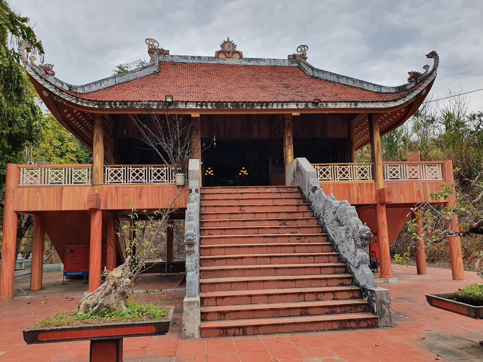 Explore the Fascinating Legends at Nang Han Temple - Mytour