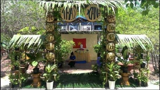 Discover the Most Stunning Summer Camp Gates