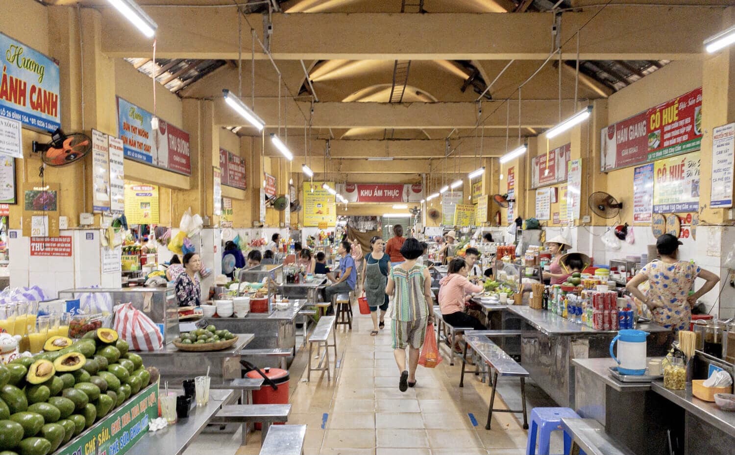 Exploring Con Market Da Nang: What to Eat and Where to Go from A to Z ...