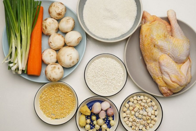 The Art of Crafting the Most Delicious Chicken and Mung Bean Congee for ...