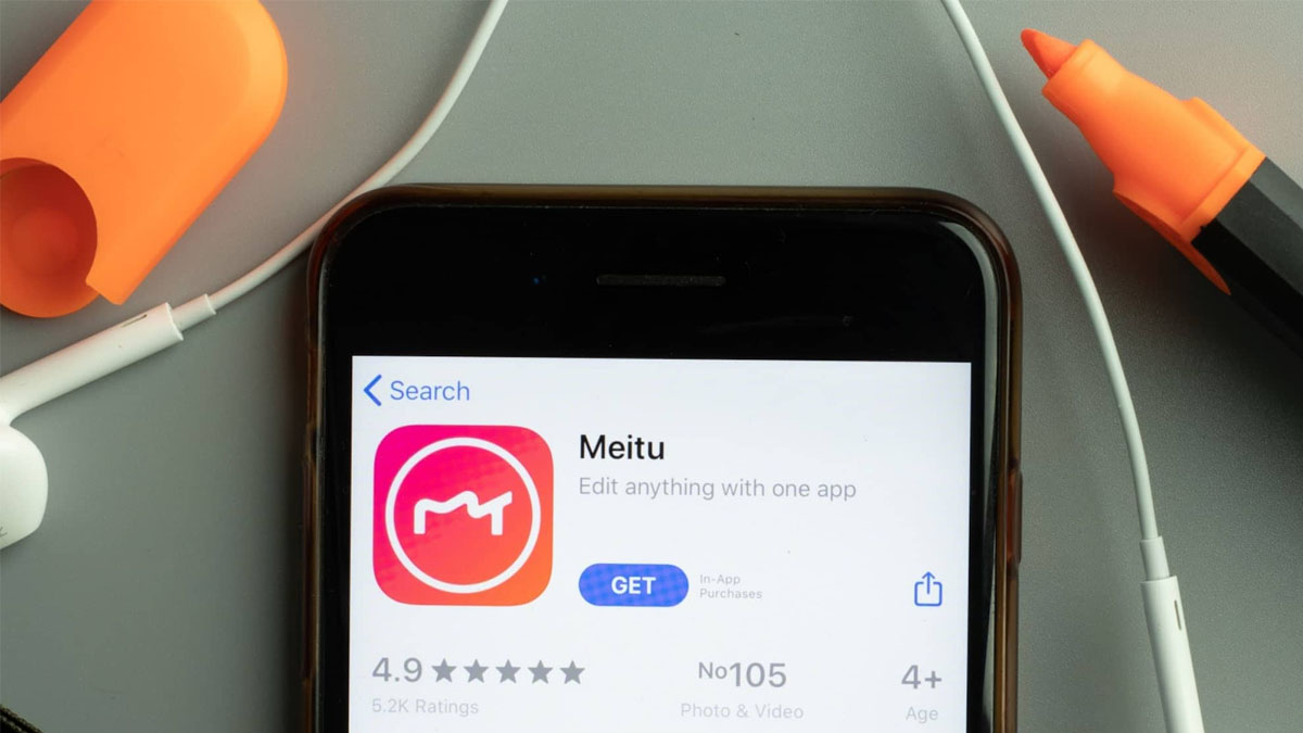 Download Meitu - A Free App for Taking Photos, Editing Images, and ...
