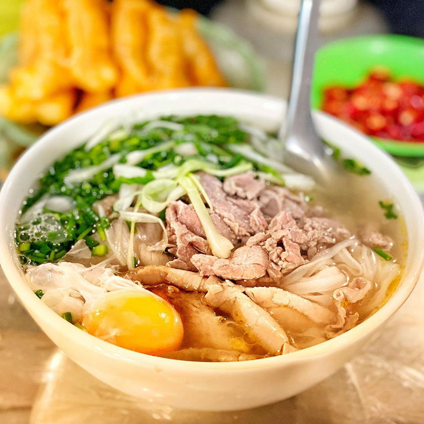 2 Ways to Cook Beef Pho Broth Everyone Raves About