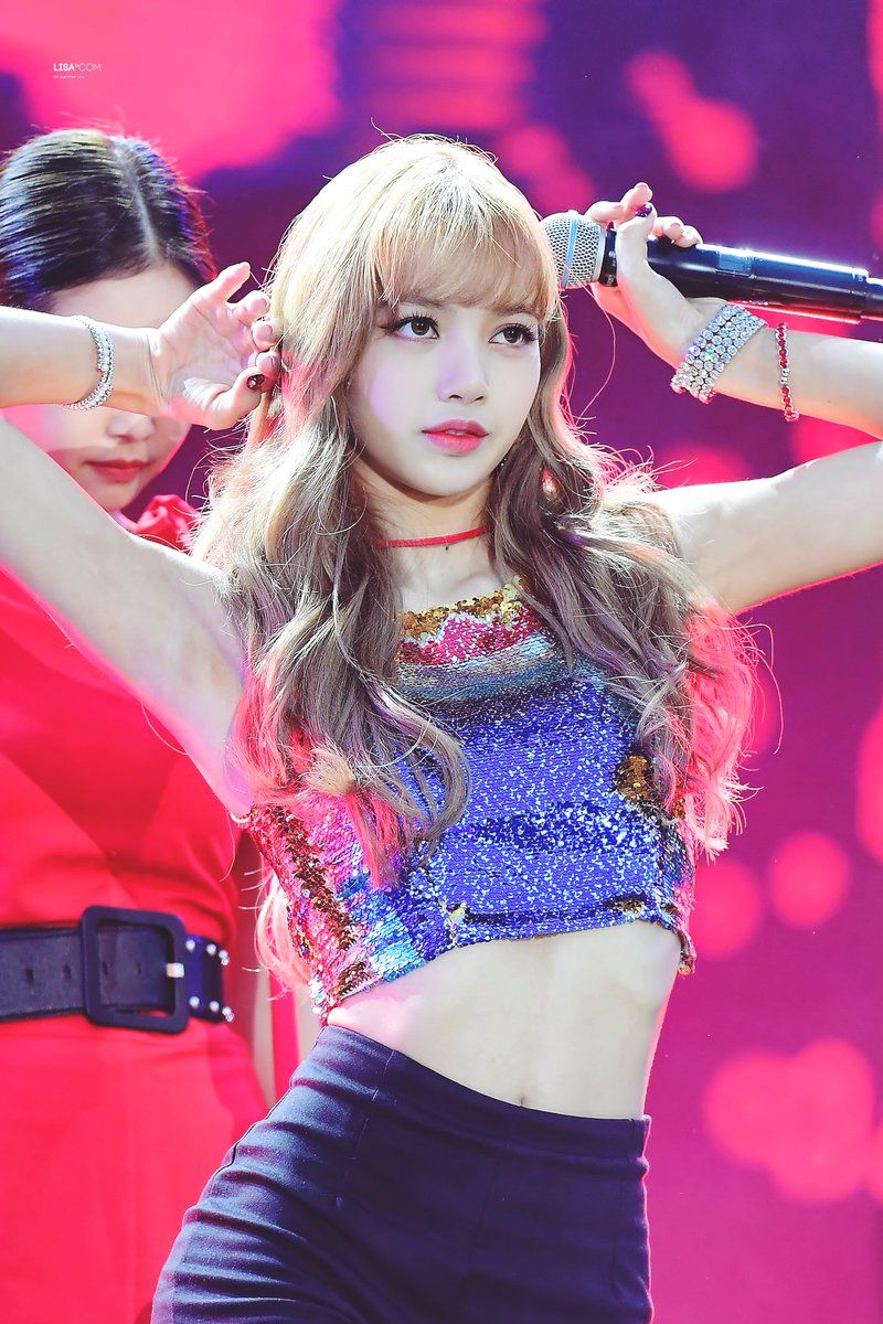 Beautiful Images of Lisa (Black Pink)