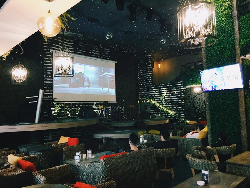 Discover the 11 most charming and affordable film cafes in Hanoi - Mytour