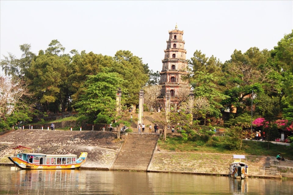Exploring Hue: Listening to the Bell of Thien Mu Pagoda - an Ancient ...