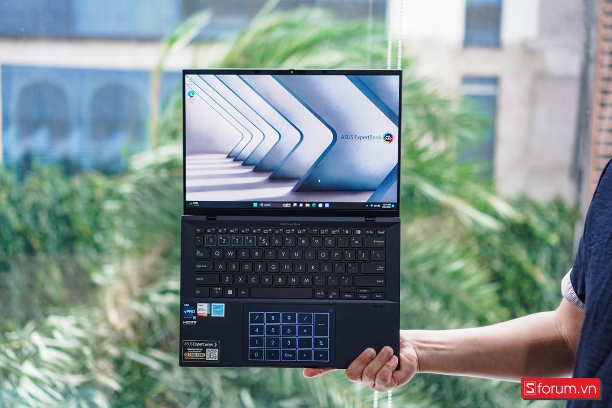 Introducing the ASUS ExpertBook B9 OLED: The world's lightest 14-inch ...