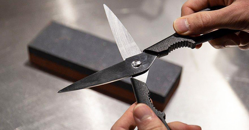 Simple Ways to Sharpen Scissors at Home