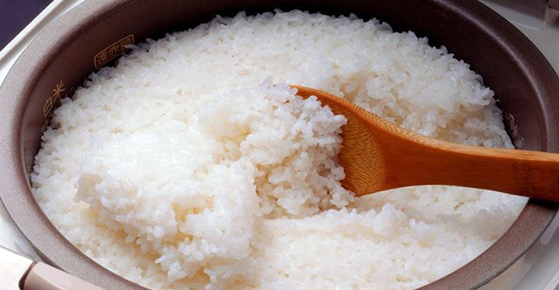 Causes and Solutions for Water Overflow in Electric Rice Cookers