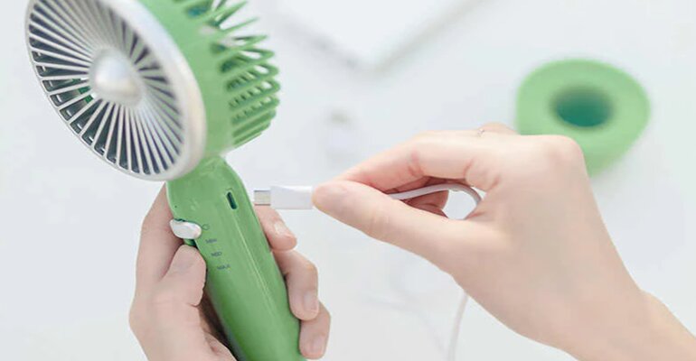 Comprehensive Guide on Charging Electric Fan Batteries | Mytour.vn