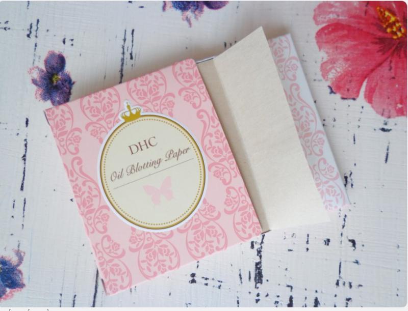 7. Basic/Activated Oil Blotting Paper by Pharmacity