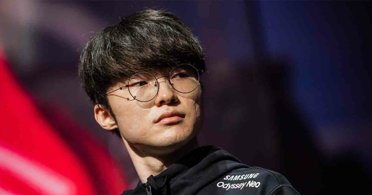 Faker poses for a photo with a fan, accidentally revealing his ASIAD ...