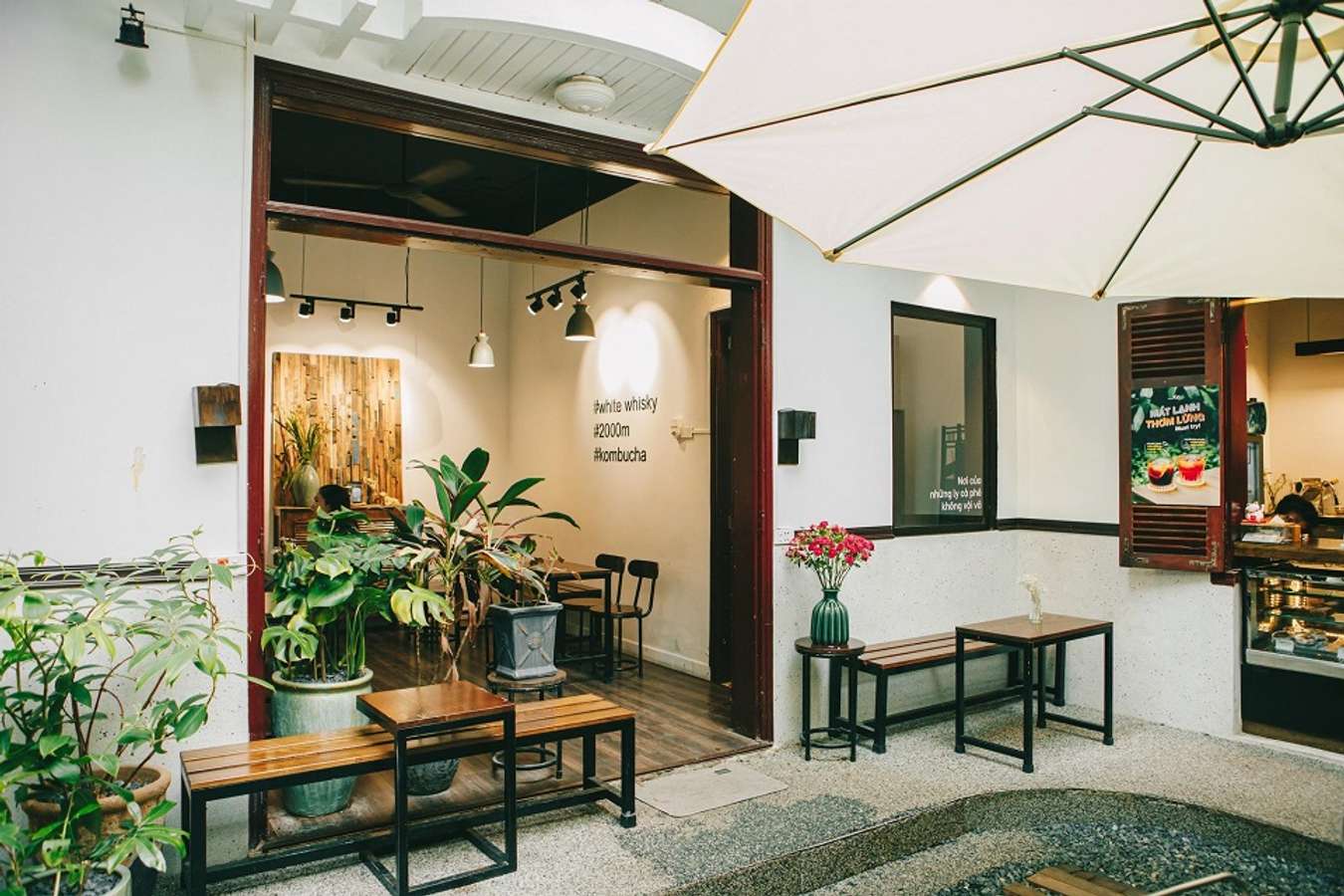 15 outdoor cafes in Hanoi with spacious, breathtaking spaces