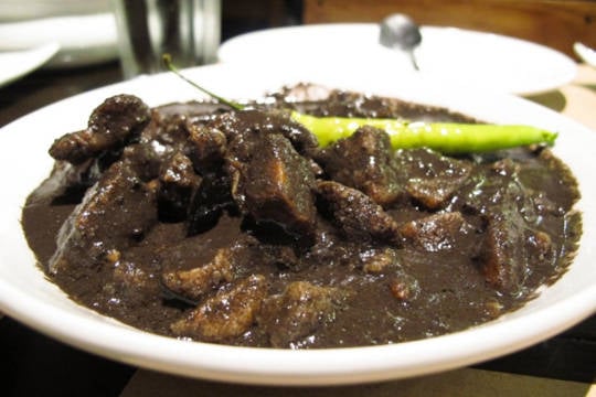 Must-Try Dishes When Visiting the Philippines - Filipino Cuisine