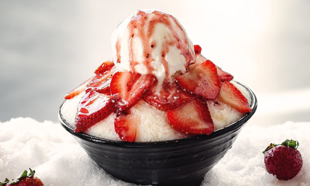 What is Bingsu? TOP 10 Delicious BingSu Shops in Saigon | Mytour