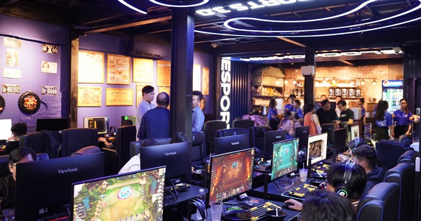 Pioneering Cyber Cafe model in Southeast Asia