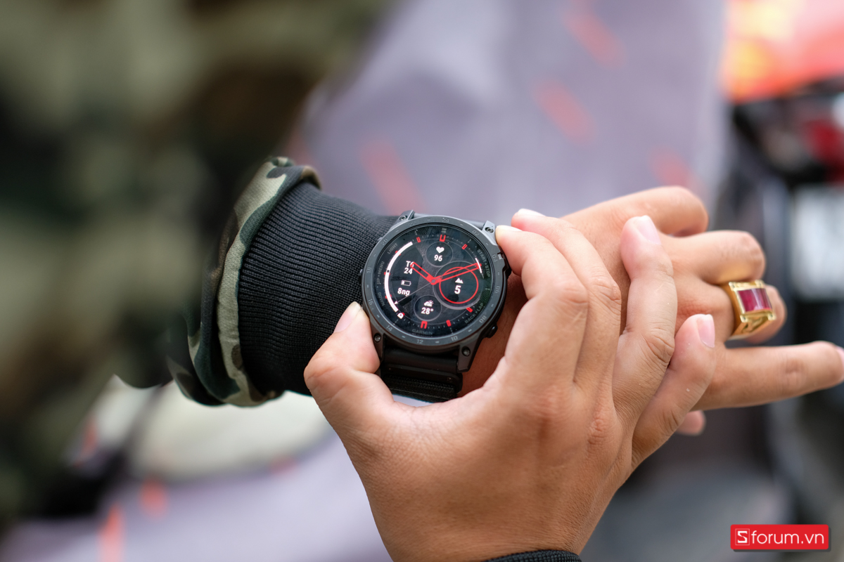 Hands-on with Garmin tactix 7 AMOLED Edition: Professional-grade ...