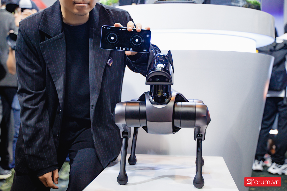 Exploring Xiaomi CyberDog 2 in Vietnam: A futuristic dog with ...
