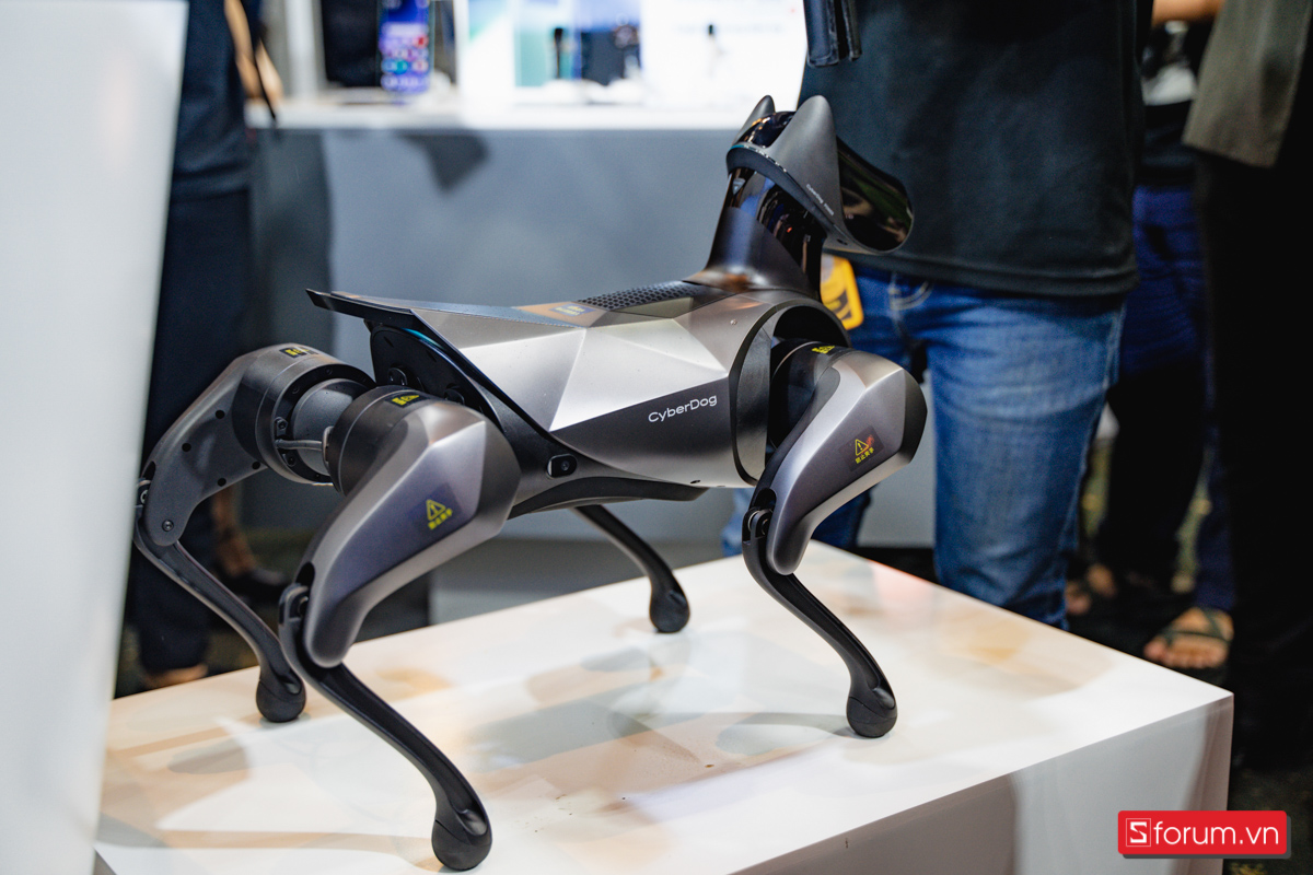 Exploring Xiaomi CyberDog 2 in Vietnam: A futuristic dog with ...
