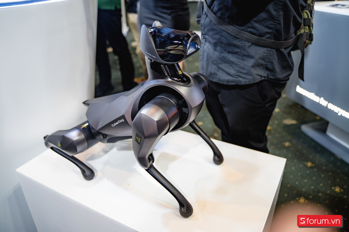 Exploring Xiaomi CyberDog 2 in Vietnam: A futuristic dog with ...