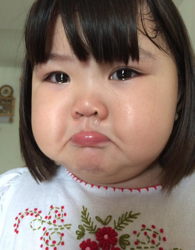 Compilation of hilarious baby crying memes