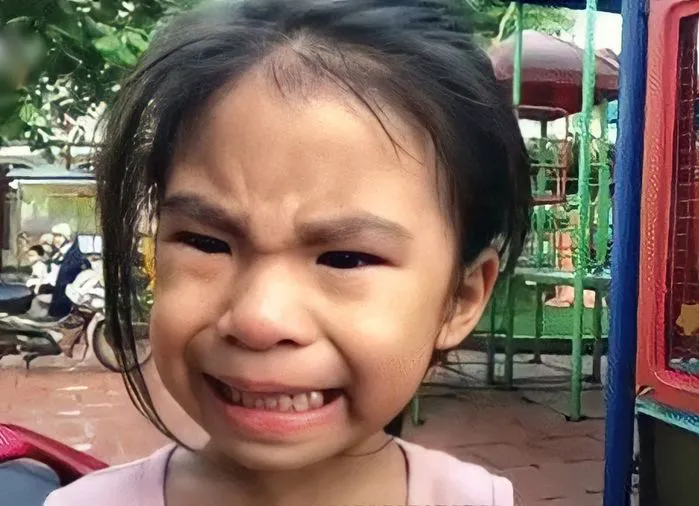 Compilation of hilarious baby crying memes