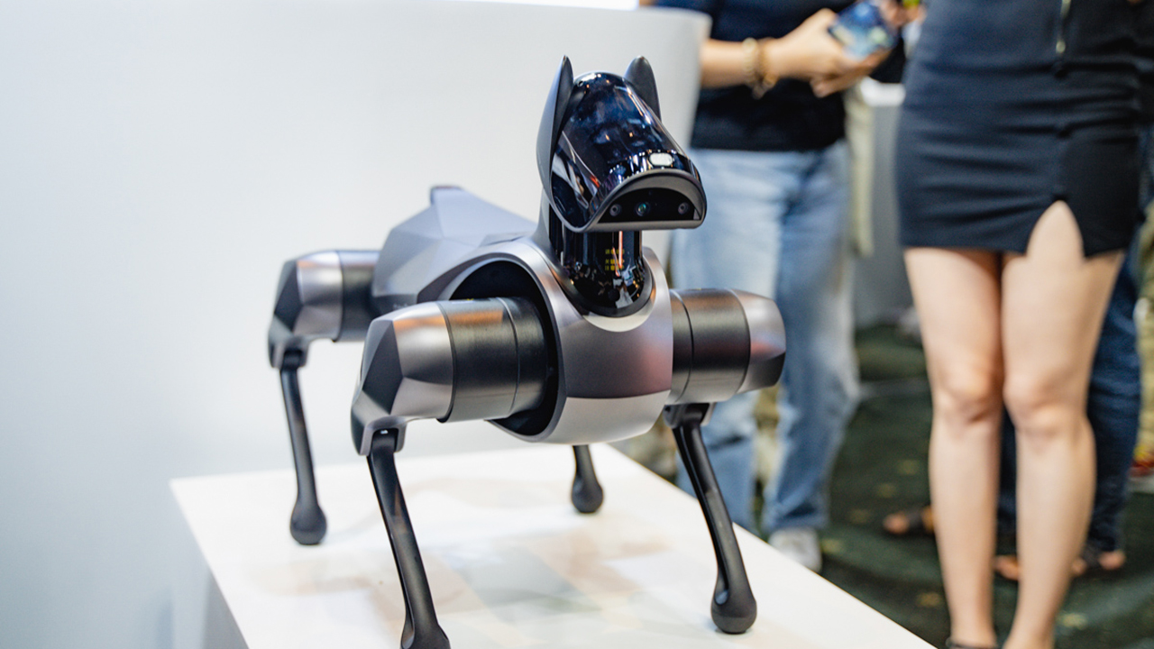 Exploring Xiaomi CyberDog 2 in Vietnam: A futuristic dog with ...