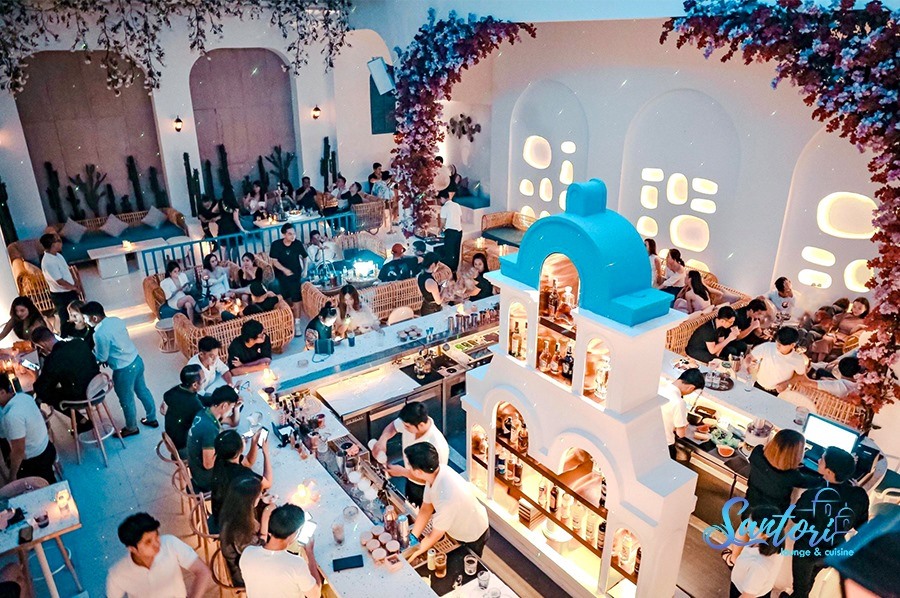 Discover the 6 most charming Santorini-themed cafes in Saigon - Mytour