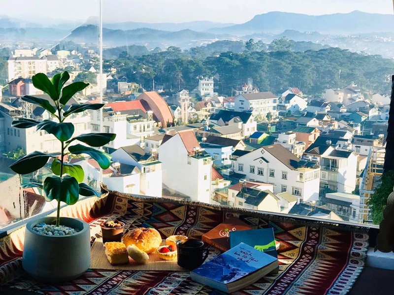 Explore the stunning panoramic view of a homestay in Da Lat - Mytour