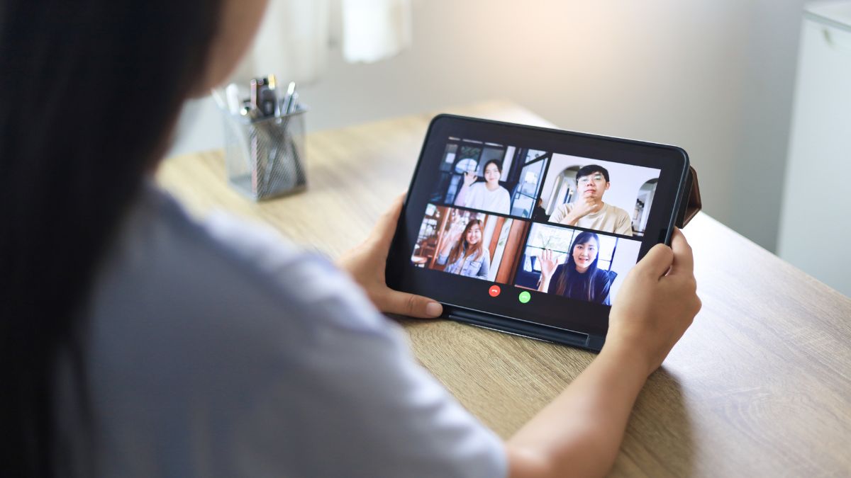 Guide to Making Group Video Calls on Zalo via Phone and Computer