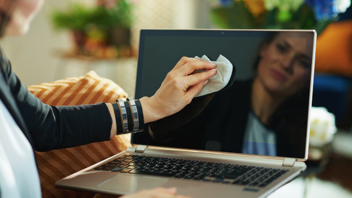 Is it dangerous when a laptop screen gets wet with water?