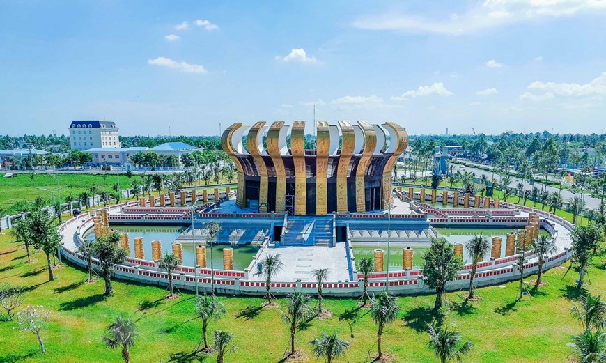 Explore King Hung Temple - a cultural gem of the Western region - Mytour