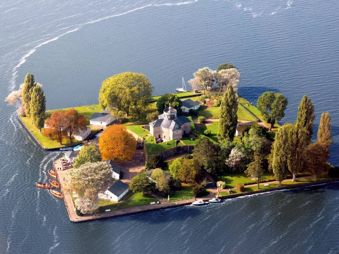 Wilhelmstein Island: A Solitary Retreat amidst the Lake - Mytour
