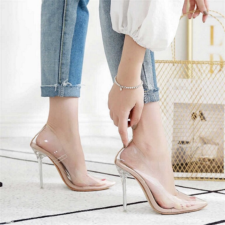 What to consider when wearing transparent high heels? | Mytour.vn