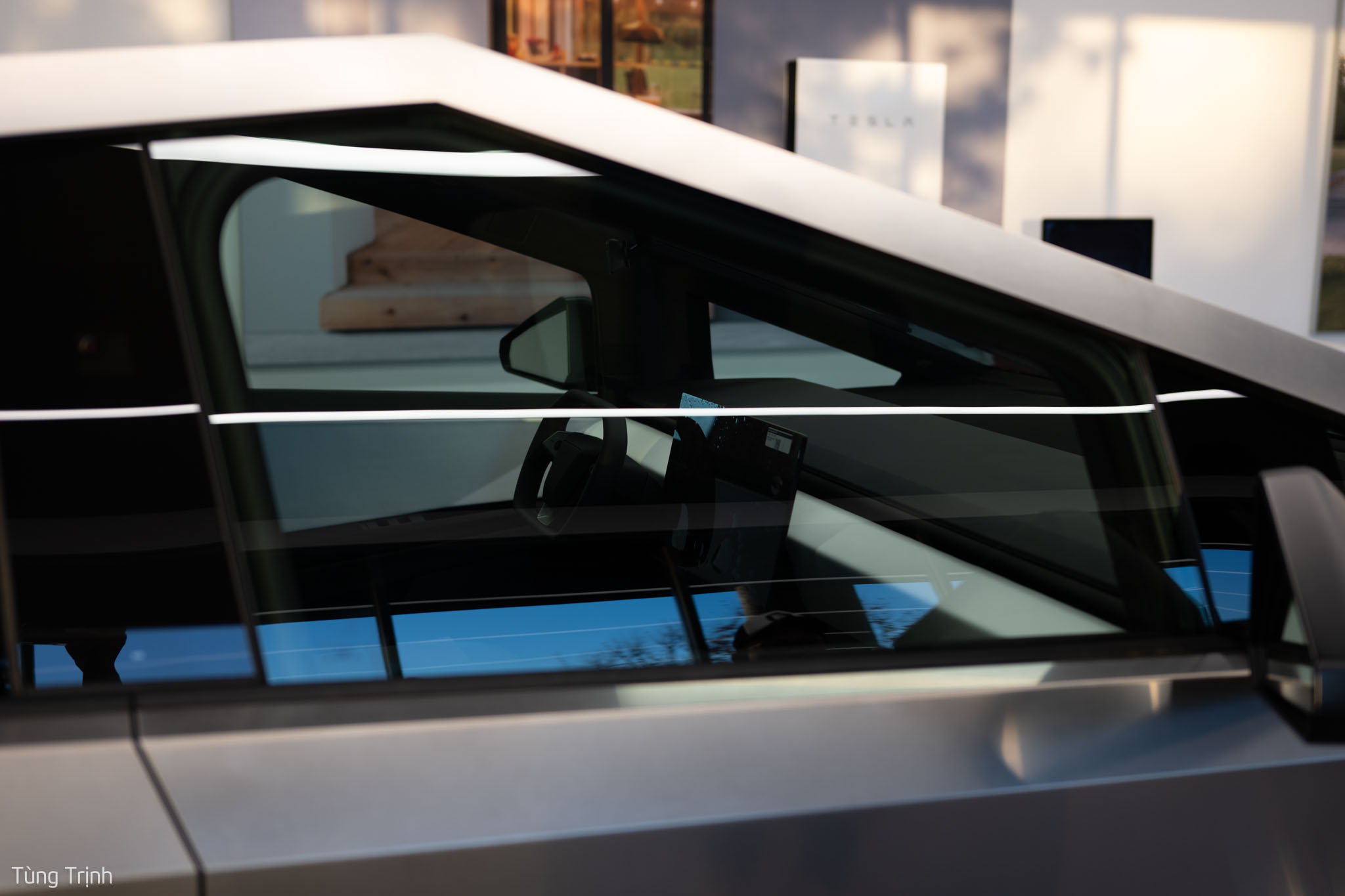 Trải nghiệm chiếc Tesla Cybertruck tại đại lý: Một cảm giác đầy bất ngờ ...