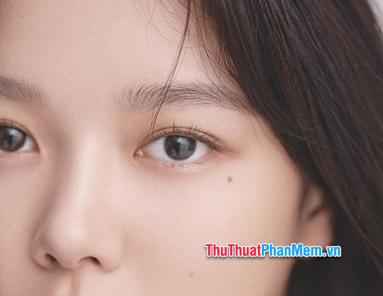 What Does a Mole under the Eye Mean? Is It Good or Bad? Should You ...