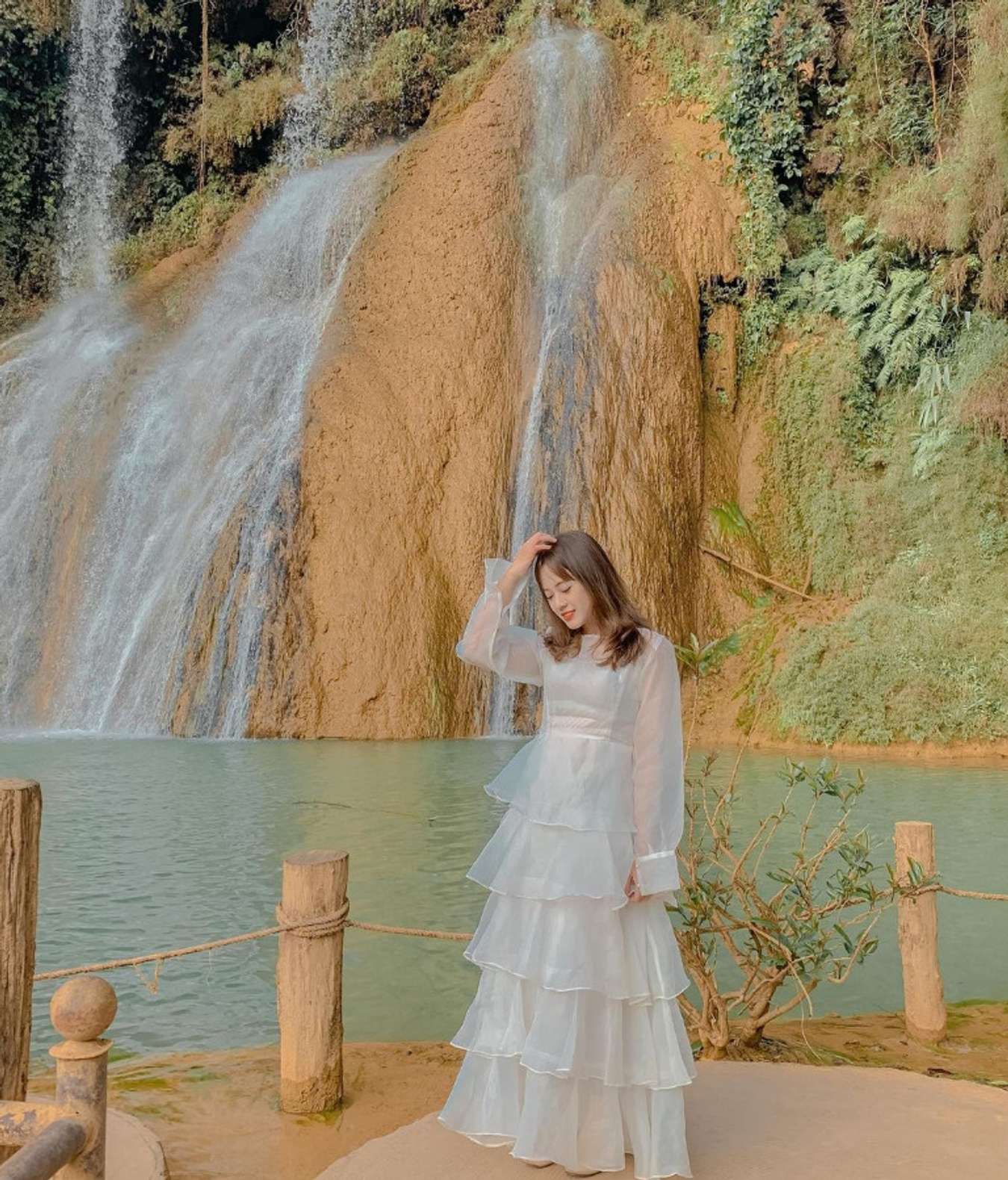 Mesmerized by the untamed beauty of the Dải Yếm Mộc Châu waterfall