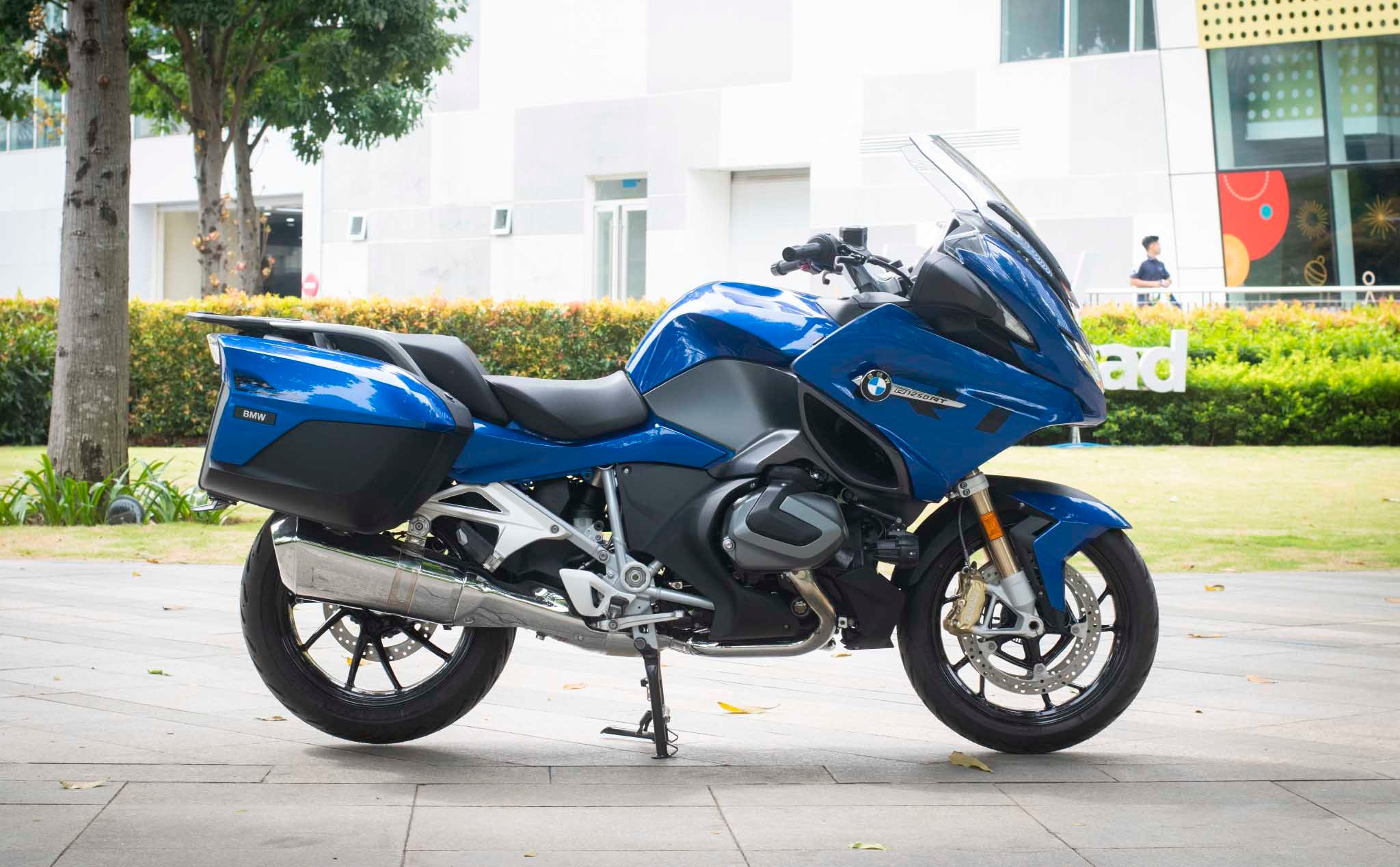 BMW R 1250 RT LE: Khám phá một thế giới độc đáo