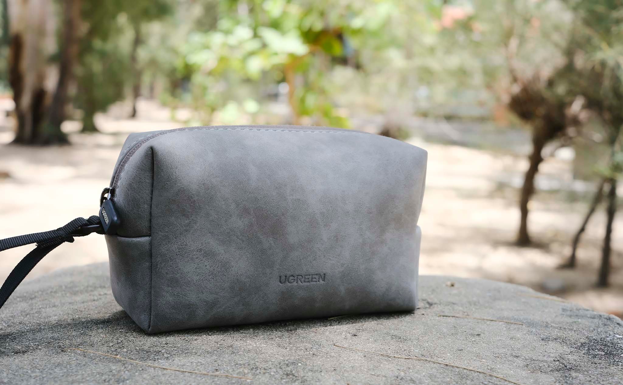 UGREEN's Handy Organizer Bag: Convenient, Compact, but Monotonous in Color
