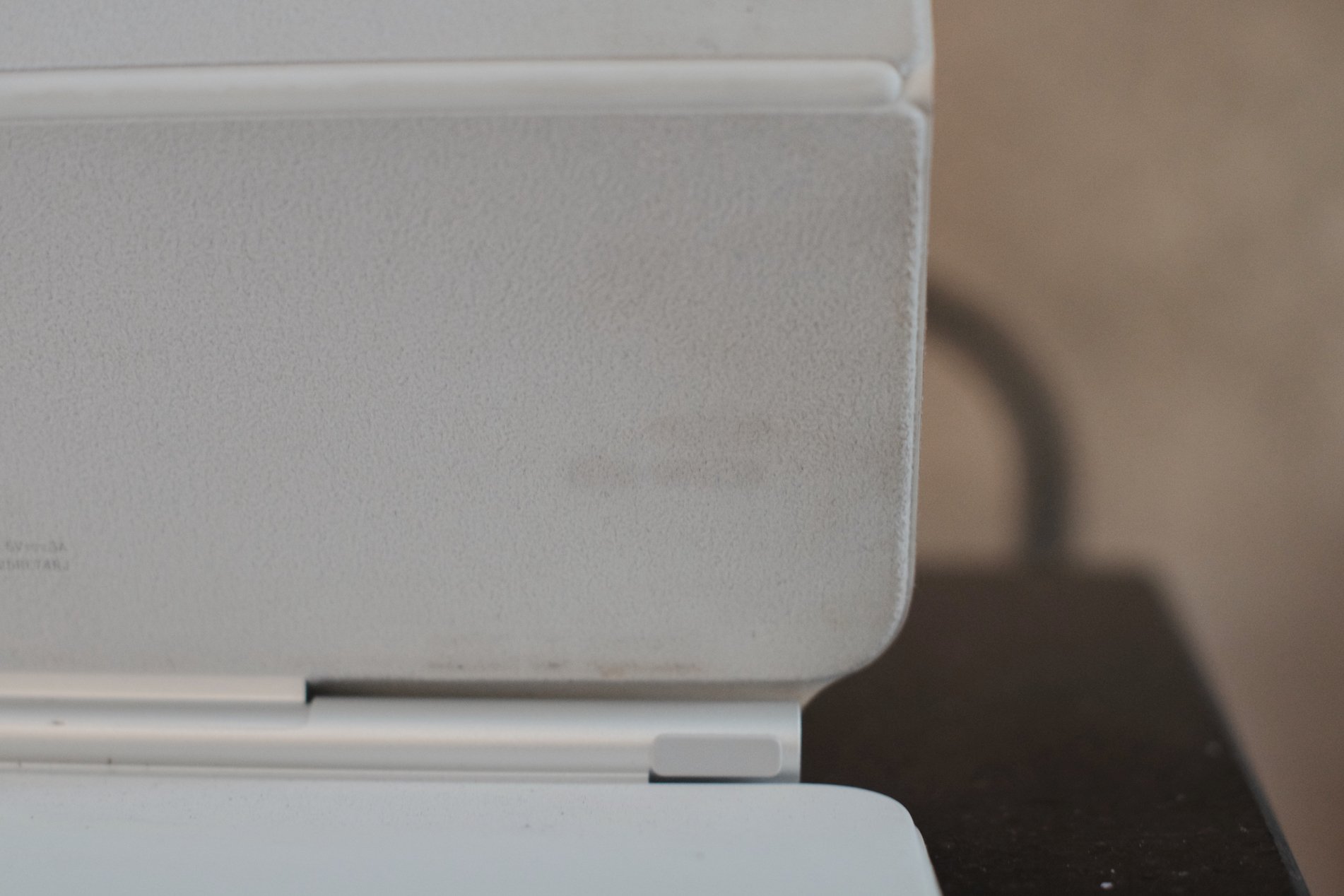 Đánh giá Magic Keyboard màu trắng cho iPad sau 1 năm: tốt nhưng còn ...