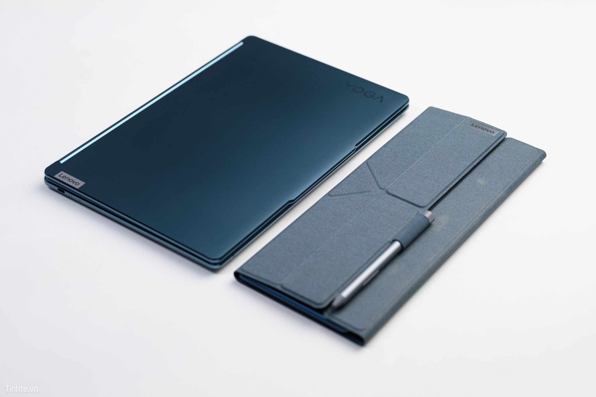 Đánh giá Lenovo Yoga Book 9i: laptop độc đáo với 2 màn hình