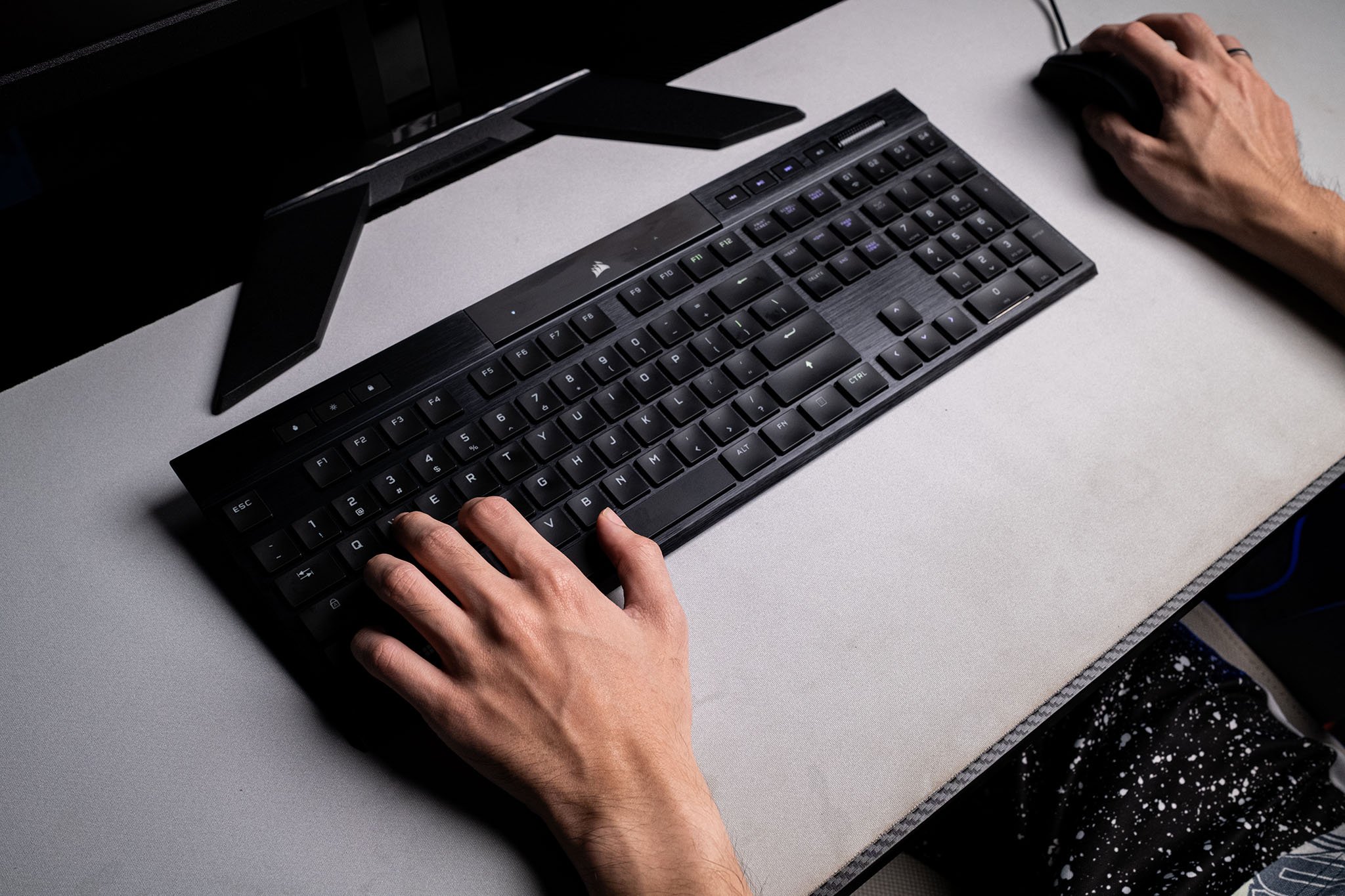 Corsair K100 Air Wireless: Bàn phím cơ siêu mỏng với switch Cherry MX ...