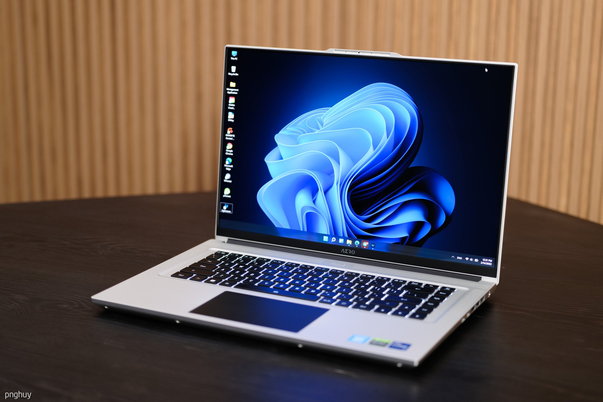 Exploring the GIGABYTE AERO 16: AMOLED laptop for creators, exceptional ...