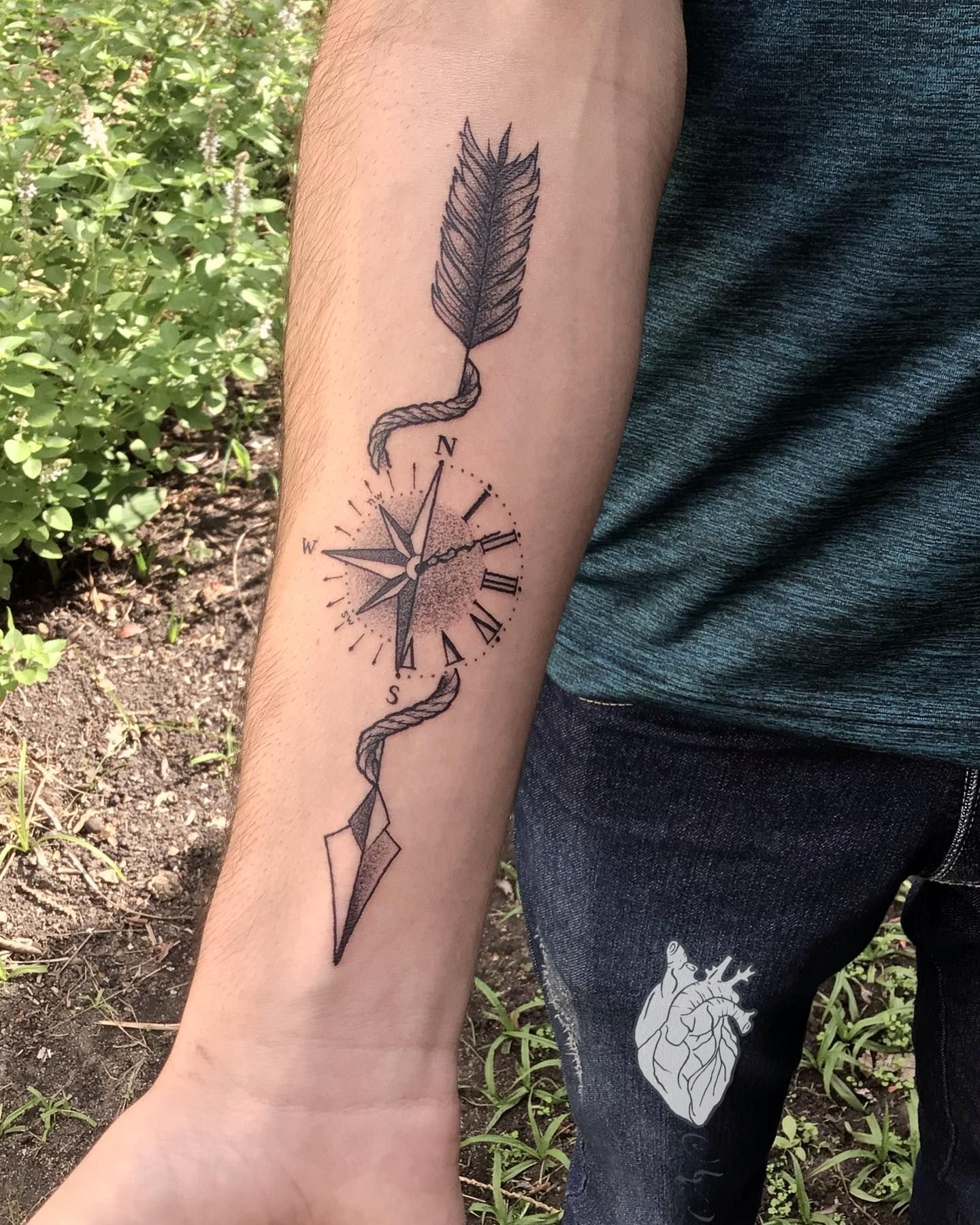 Beautiful Compass Arrow Tattoo Designs 2024