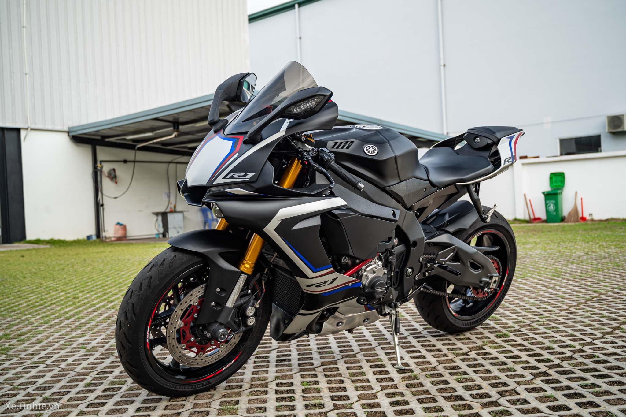 Đánh Giá Yamaha R1 2016: Đẹp Mắt, Mạnh Mẽ, Độc Đáo | Bởi Su Béo Béo