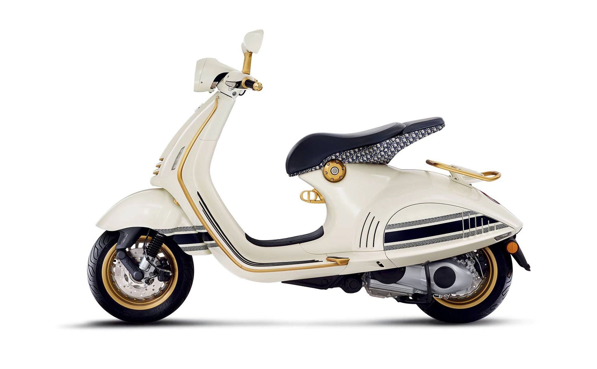 Chiếc Vespa 946 Christian Dior độc đáo với giá vượt qua ngưỡng 1,1 tỷ ...