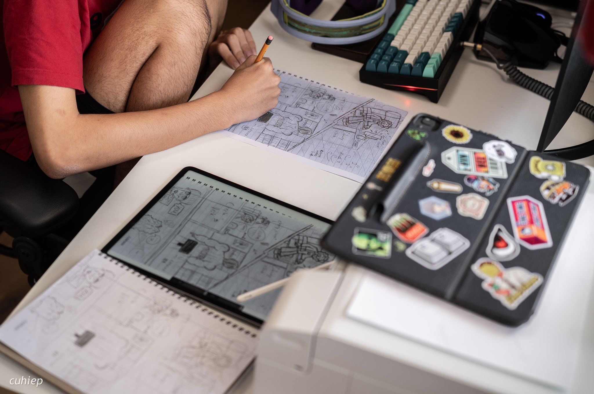 Hybrid drawing: real and virtual, virtual and real