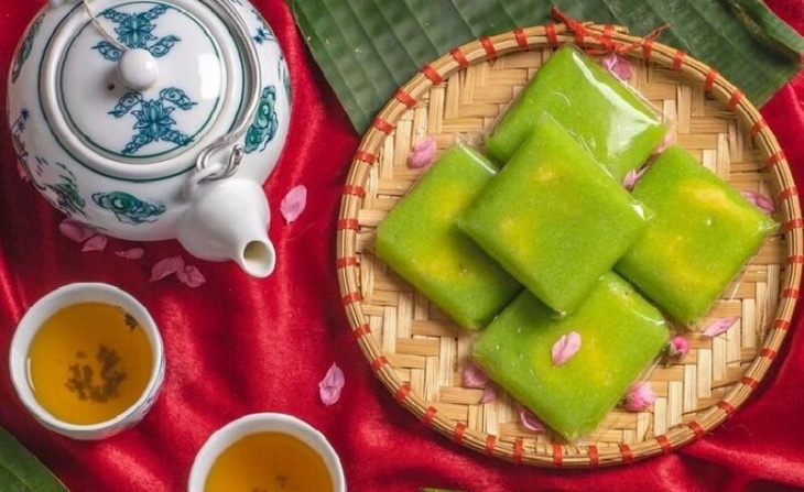 Hanoi Green Sticky Rice Cakes - The Captivating Specialty of the ...