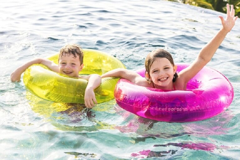 Essential Tips for Choosing Kids Pool Floats Every Parent Should Read