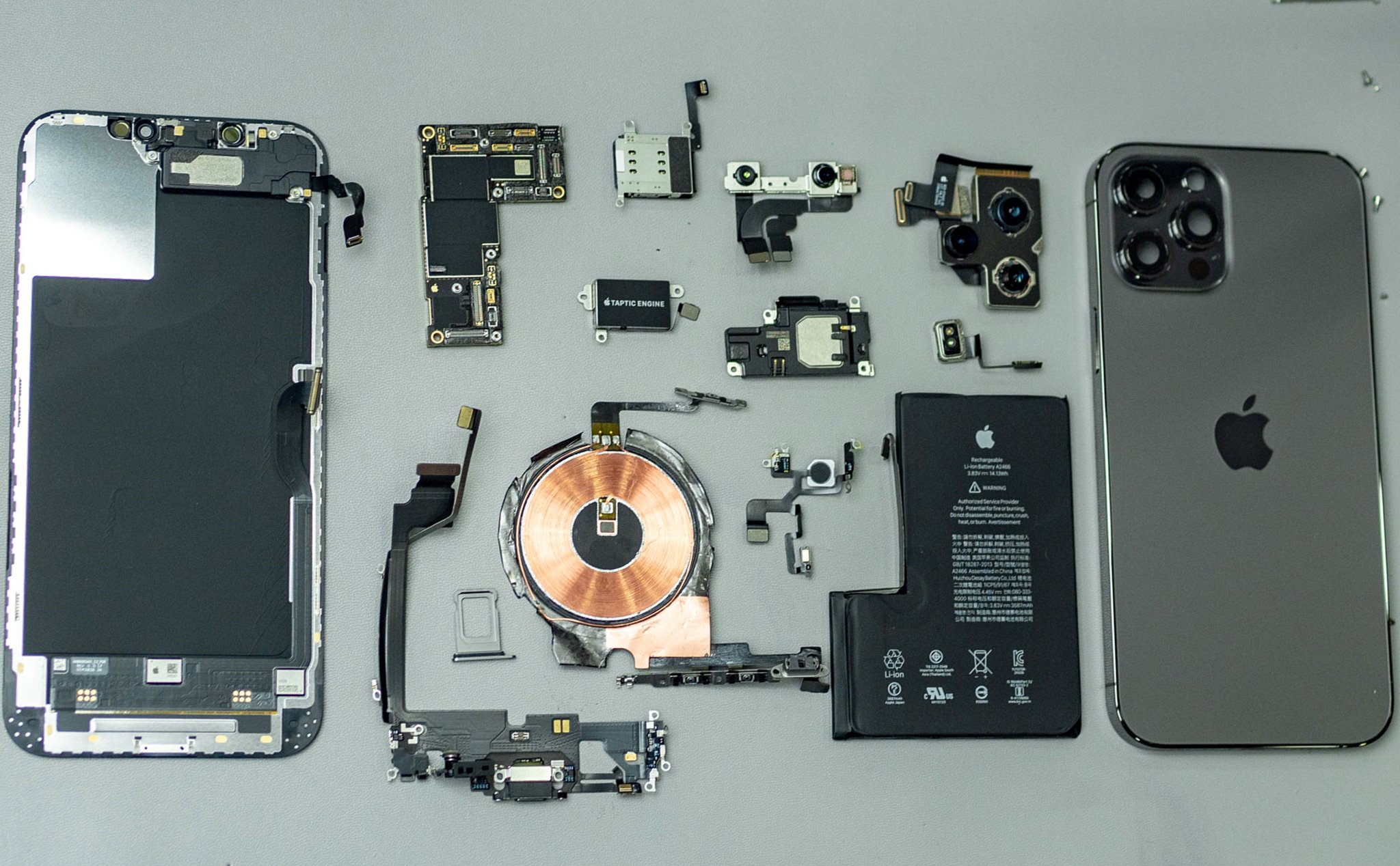 Khám phá bên trong iPhone 12 Pro Max | Tác giả: Mikeknowsme